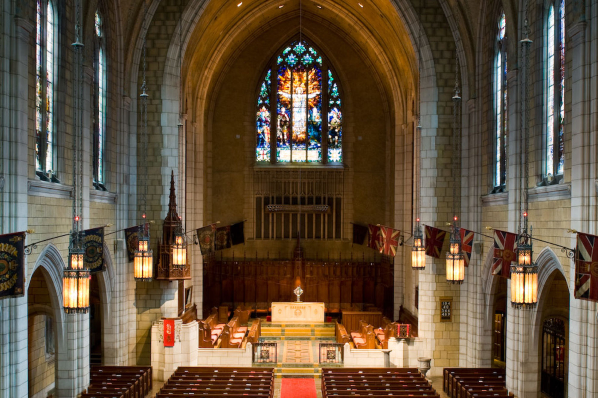 Church St. Andrews St.Paul and its garden - Golden Square Mile
